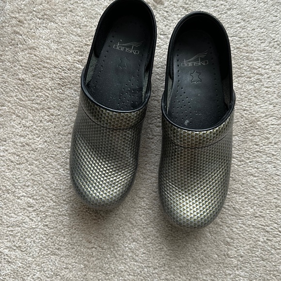 Dansko | Shoes | Limited Edition Dansko Metallic Green Almost New Size ...